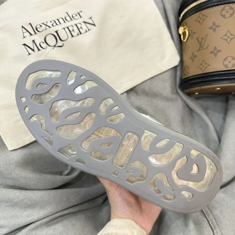 Indistinguishable Alexander Mcqueen Low Shoes