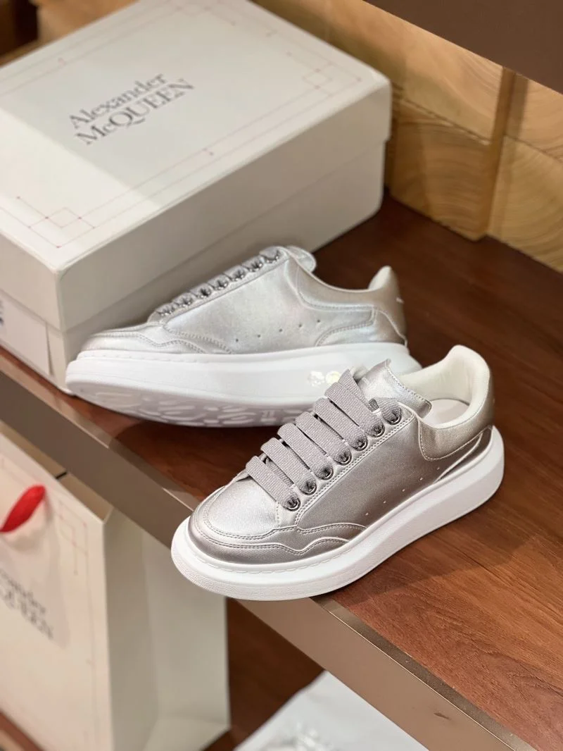 Exact replica Alexander Mcqueen Low Shoes