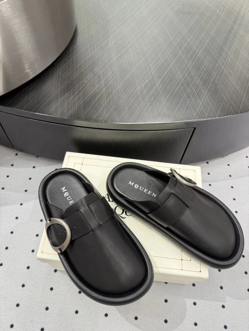 Accurate model Alexander Mcqueen Slippers