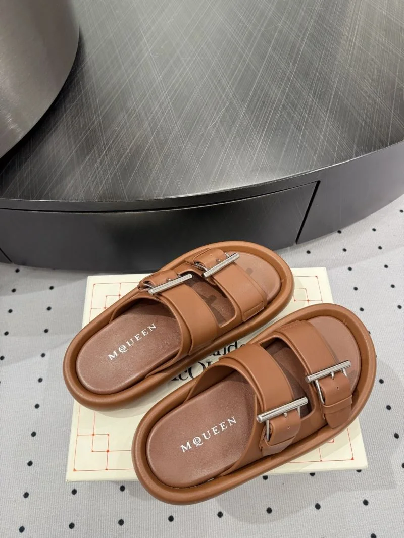 Accurate model Alexander Mcqueen Slippers
