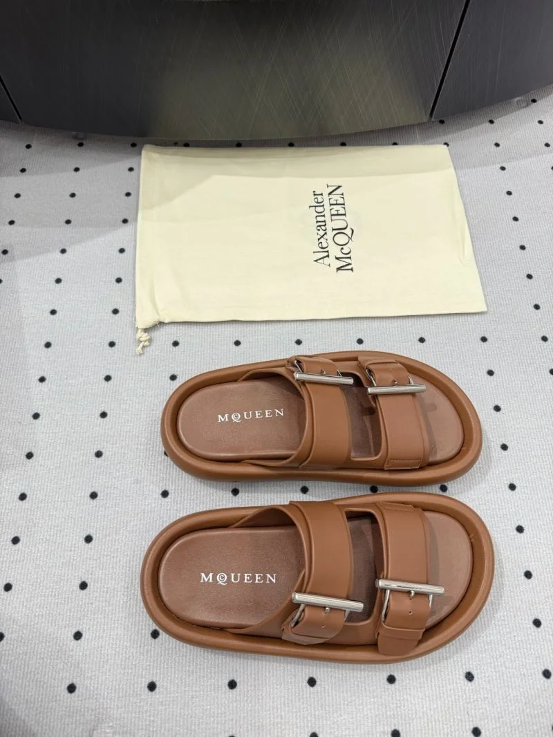 Accurate model Alexander Mcqueen Slippers