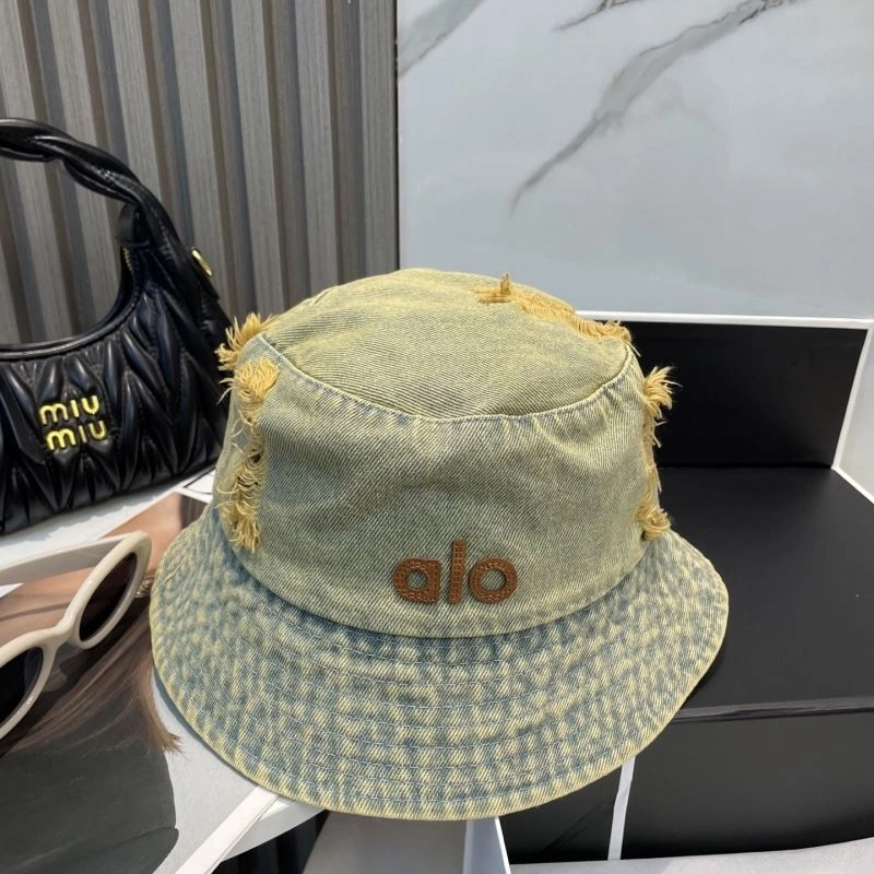 Mirror quality Alo Caps