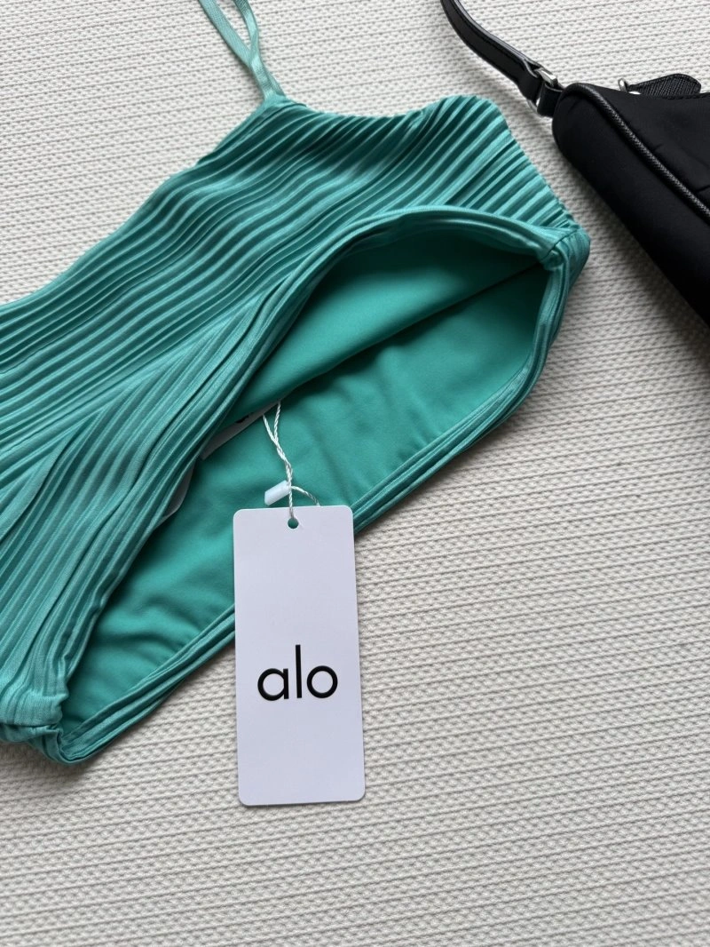 High fidelity Alo Dress Suits