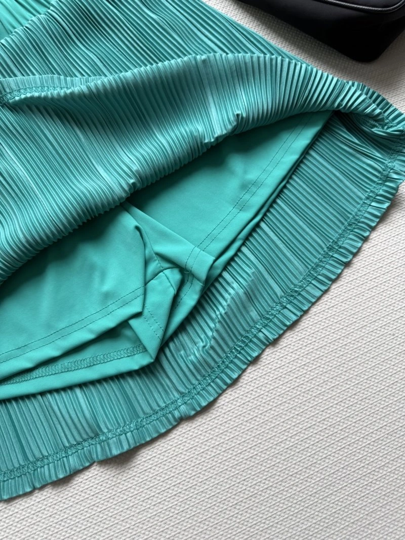 High fidelity Alo Dress Suits