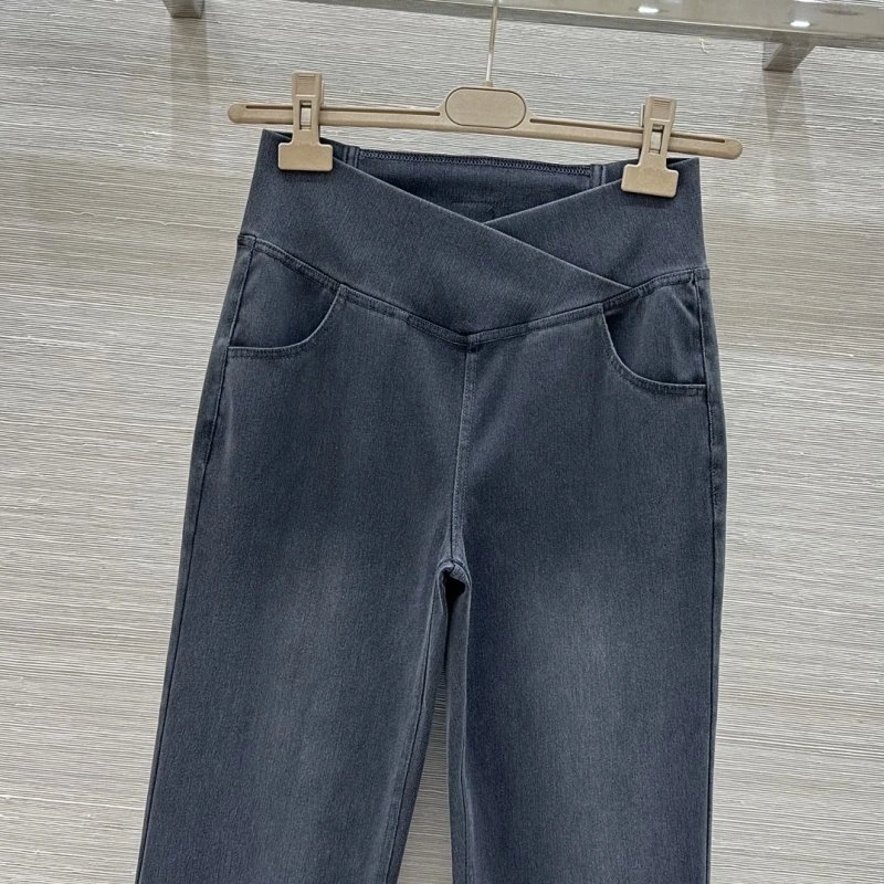 Brand-authenticated Alo Jeans