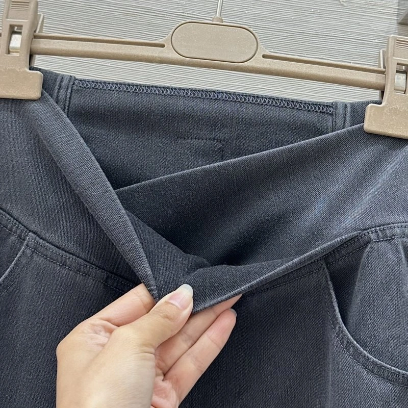 Brand-authenticated Alo Jeans