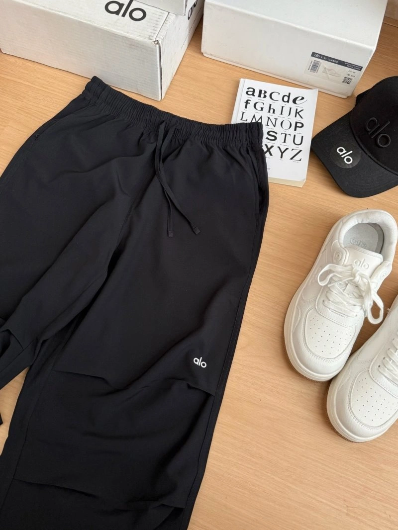 Official Alo Long Pants
