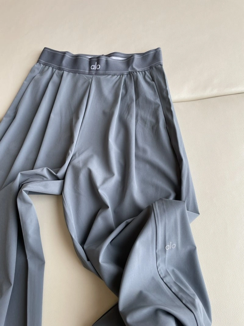 Indistinguishable Alo Long Pants