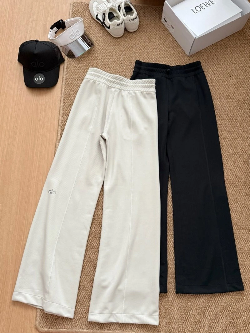 Top mirror Alo Long Pants