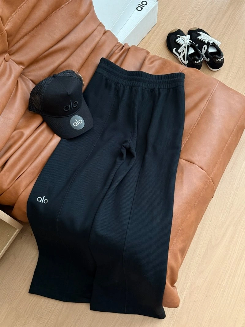 Top mirror Alo Long Pants