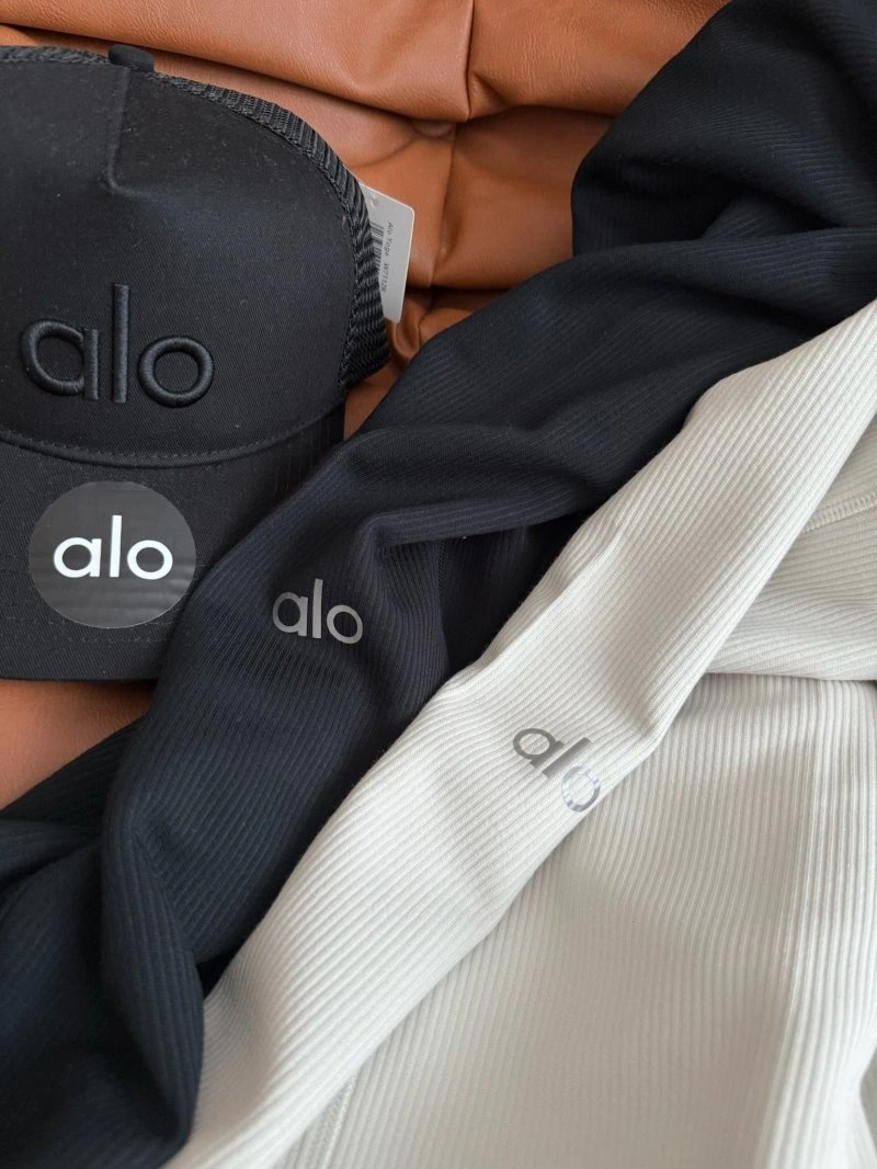 Top mirror Alo Long Pants