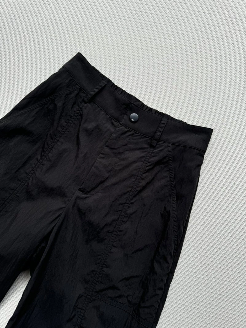 Accurate model Alo Long Pants