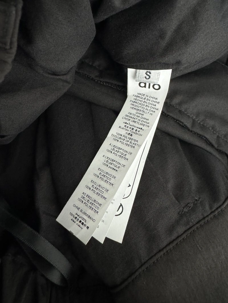 Accurate model Alo Long Pants