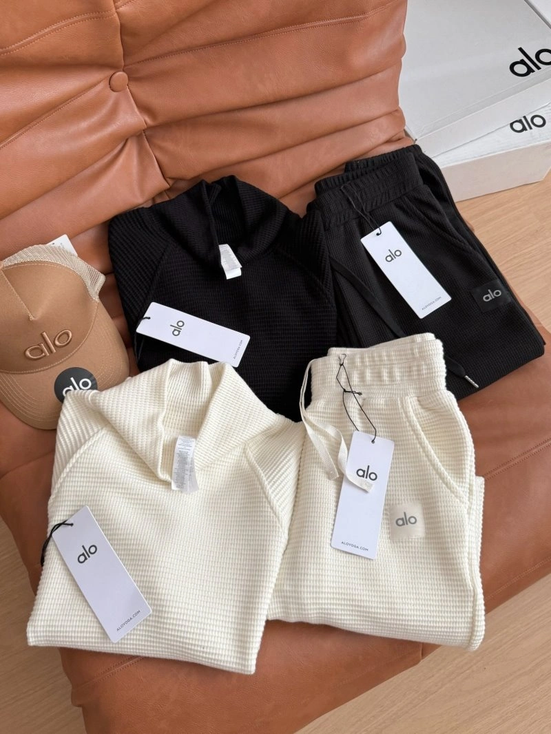 Indistinguishable Alo Long Pants