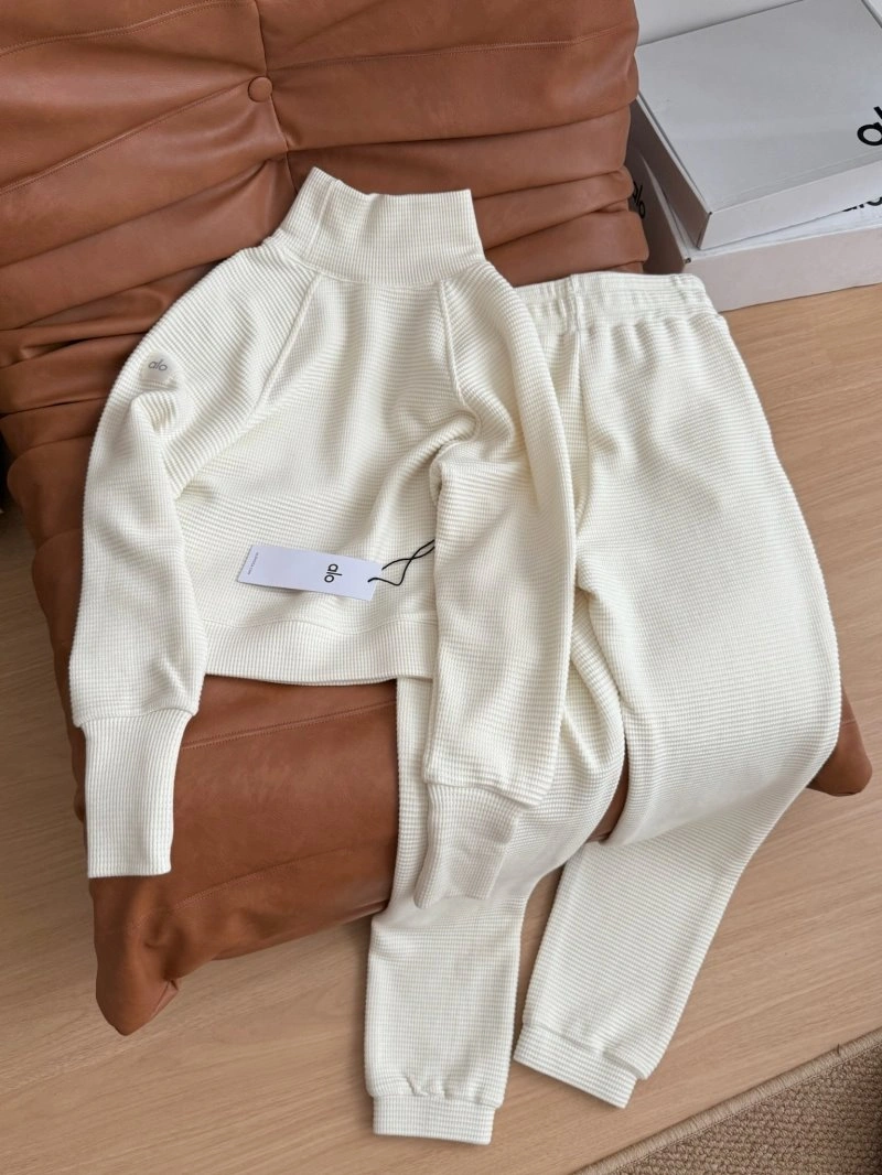 Indistinguishable Alo Long Pants