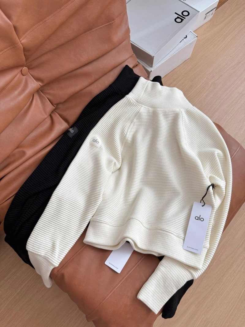 Indistinguishable Alo Long Pants