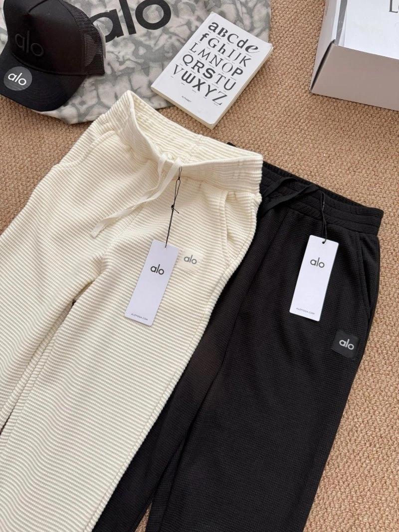 Indistinguishable Alo Long Pants