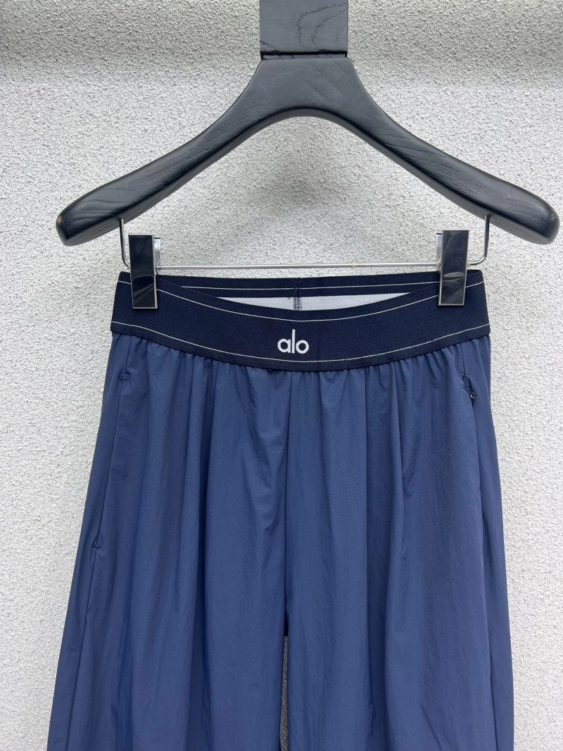 Official Alo Long Pants