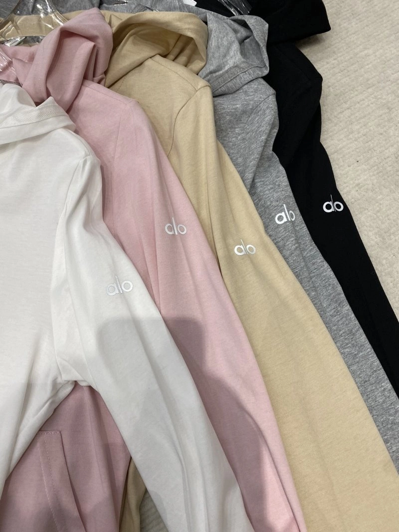 Accurate model Alo Outwear