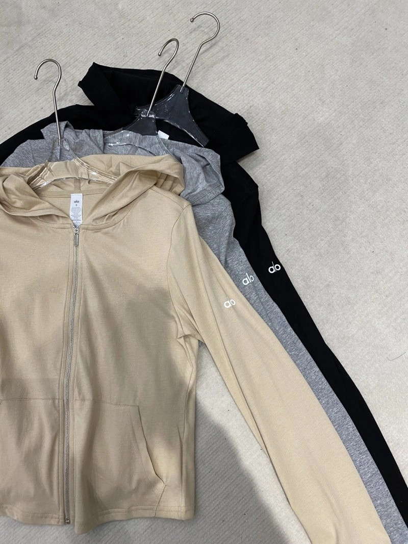 Accurate model Alo Outwear