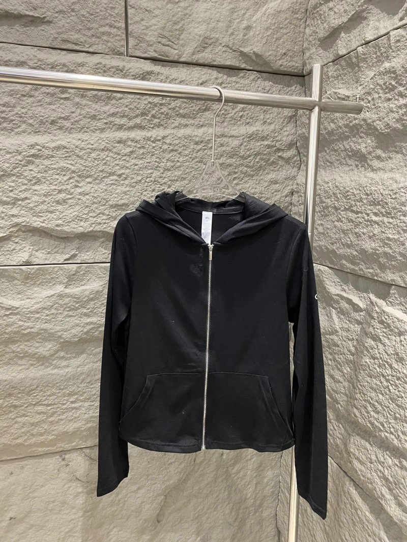 Accurate model Alo Outwear