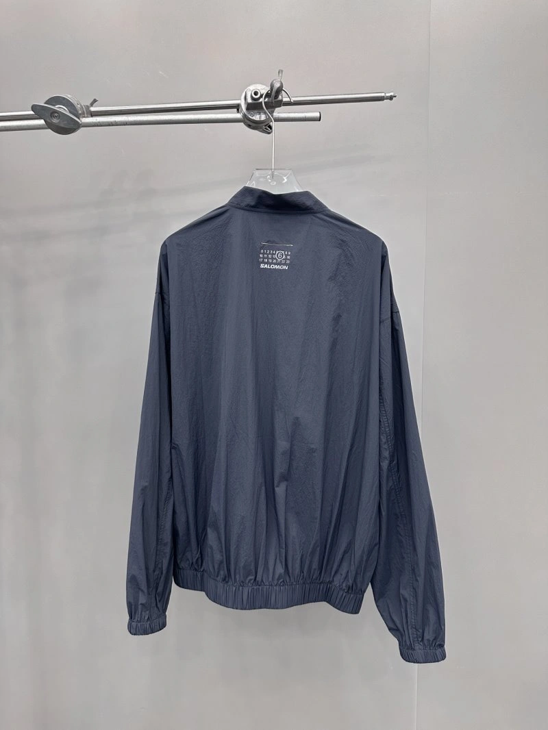 Accurate model Alo Outwear