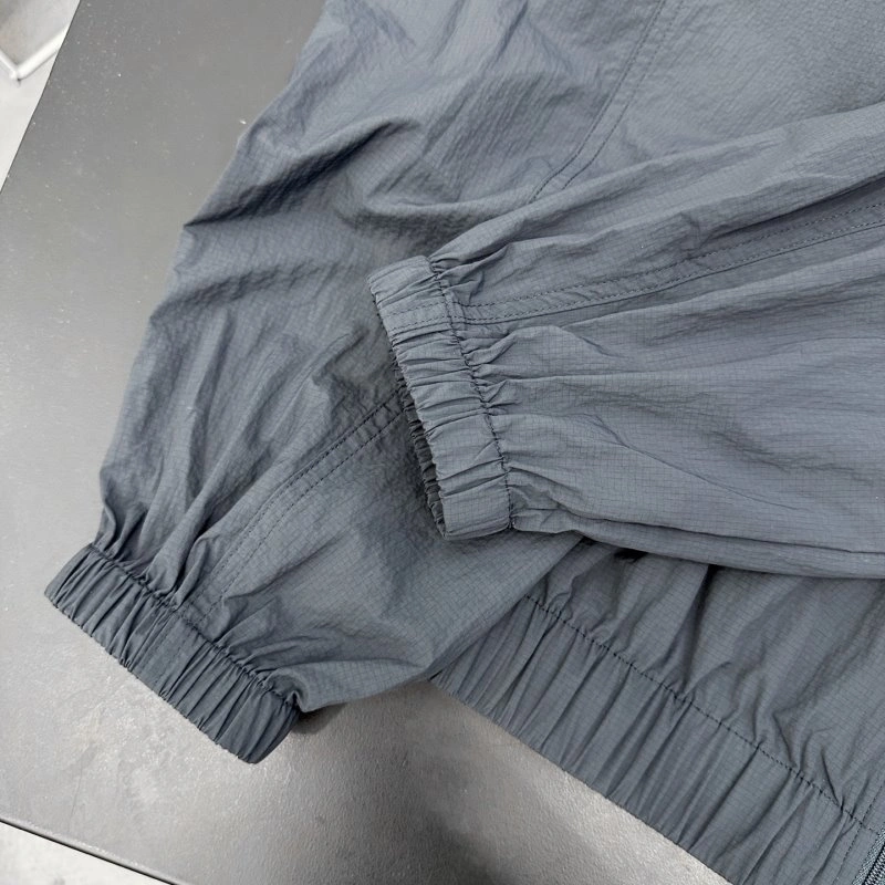 Accurate model Alo Outwear