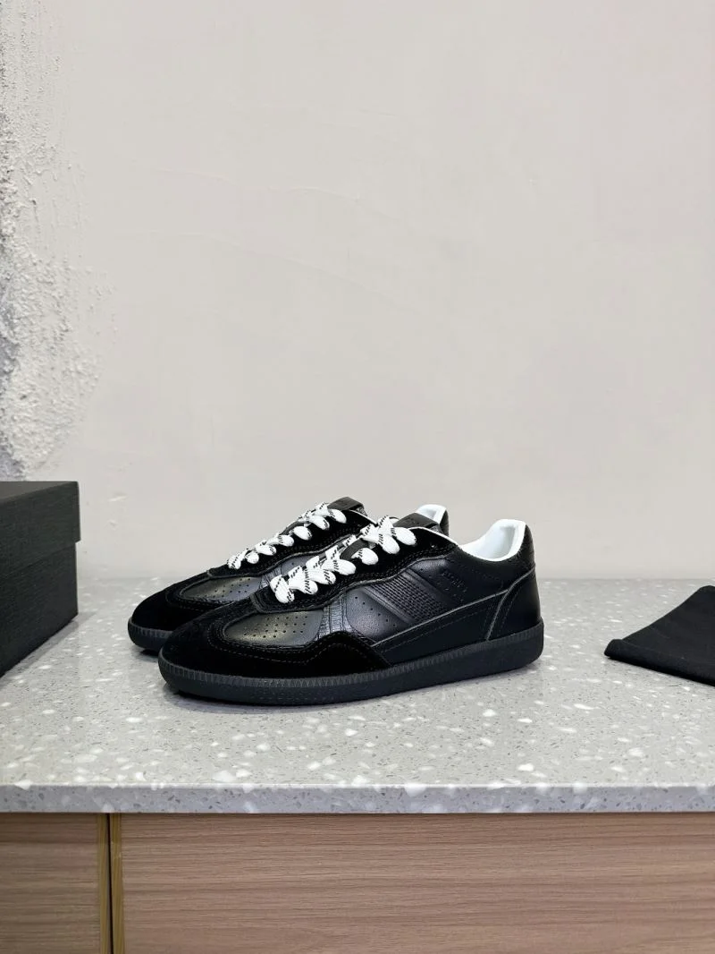 Low-cost Alo Shoes