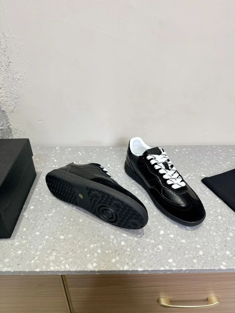 Low-cost Alo Shoes