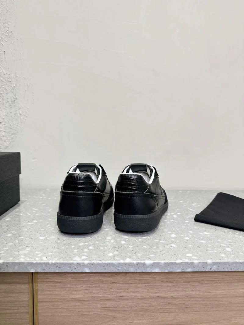 Low-cost Alo Shoes