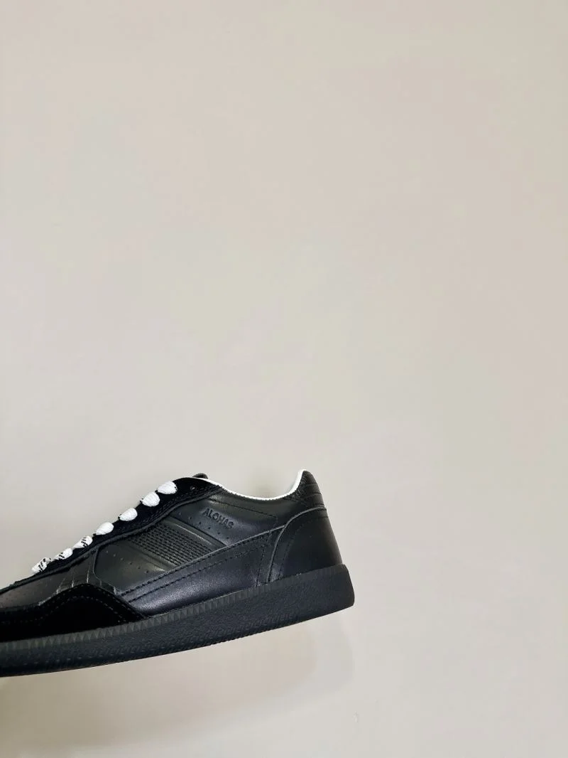 Low-cost Alo Shoes