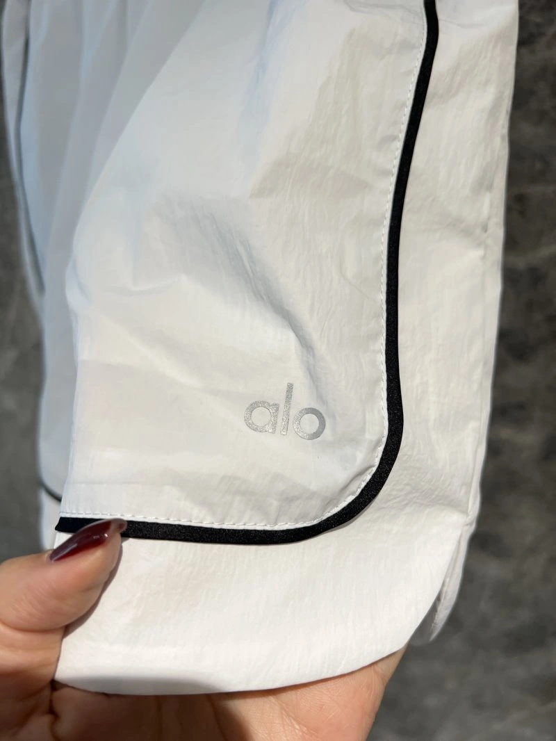 Brand-authenticated Alo Short Pants