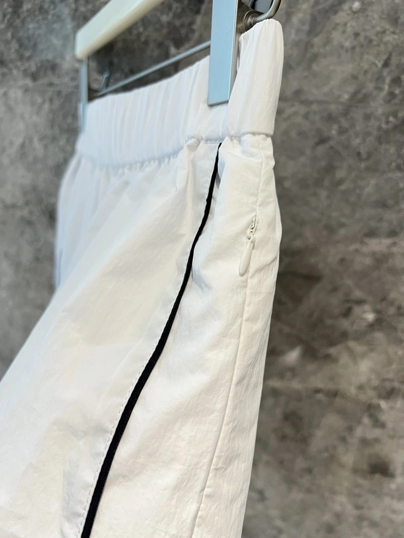 Brand-authenticated Alo Short Pants
