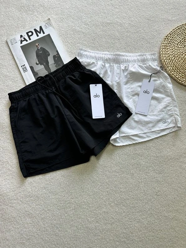 Accurate model Alo Short Pants