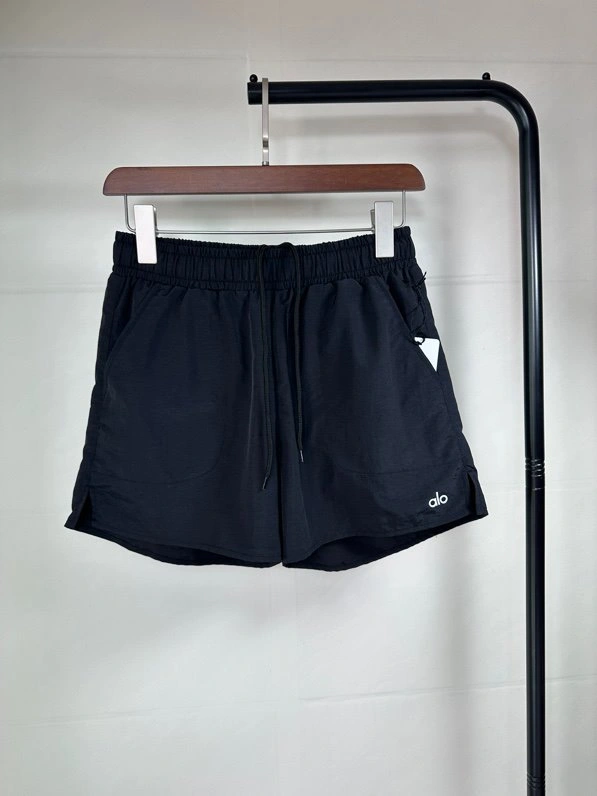 Accurate model Alo Short Pants