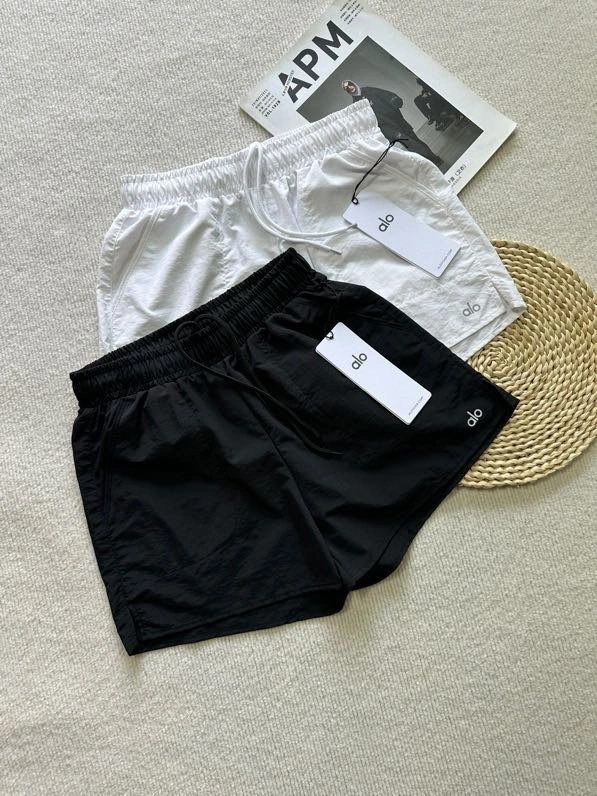 Accurate model Alo Short Pants