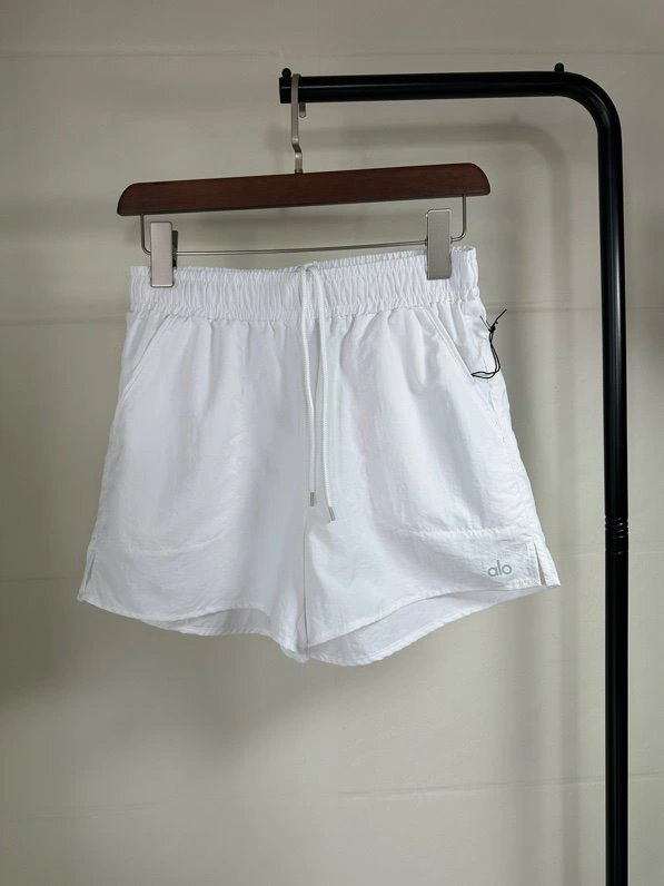 Accurate model Alo Short Pants