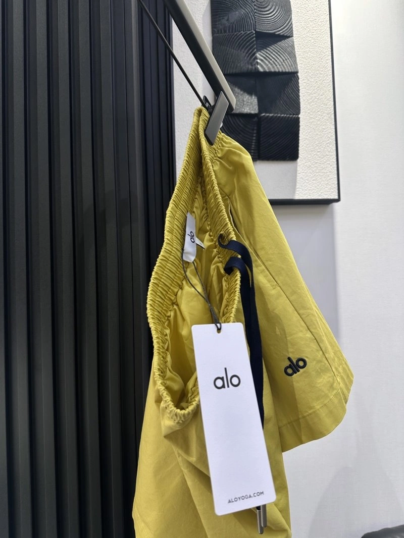 Real Alo Short Pants
