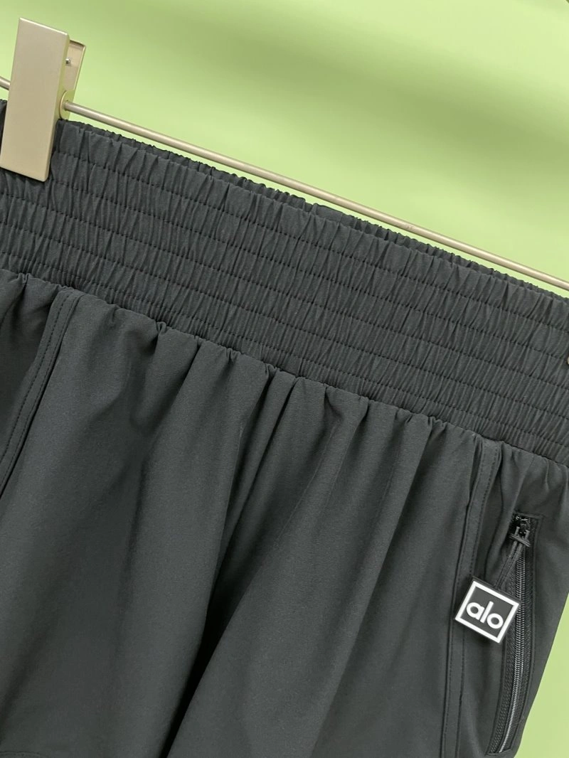 Indistinguishable Alo Short Pants