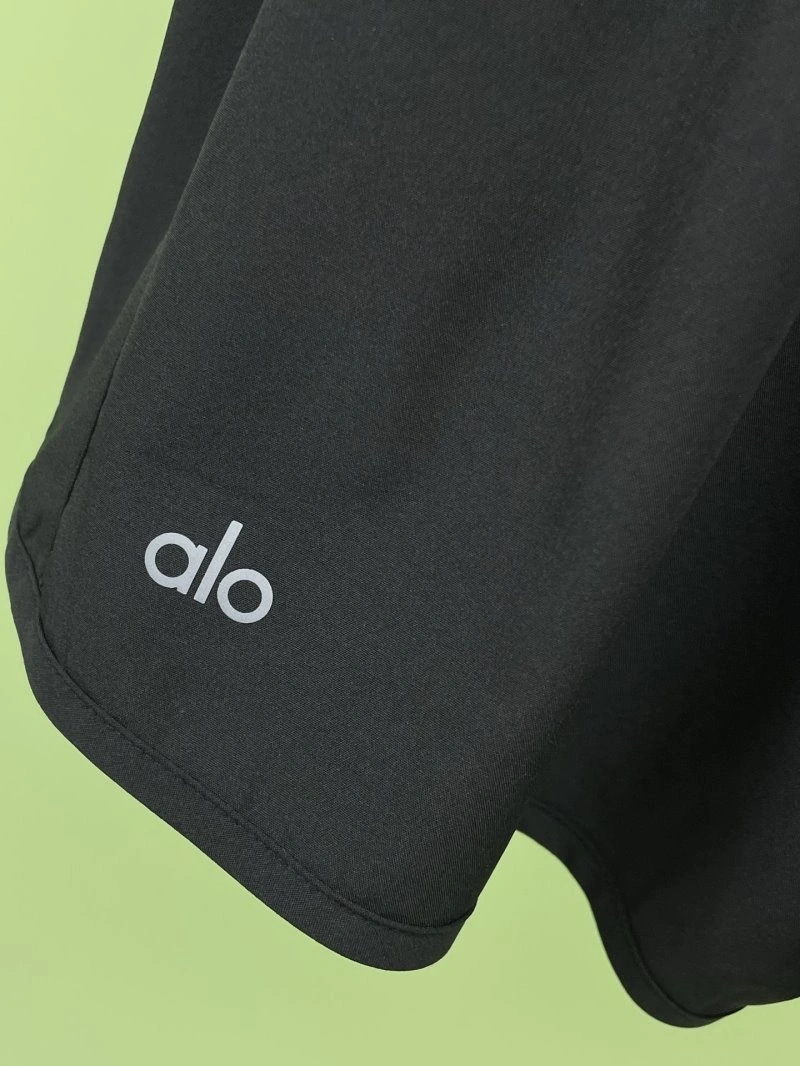Indistinguishable Alo Short Pants