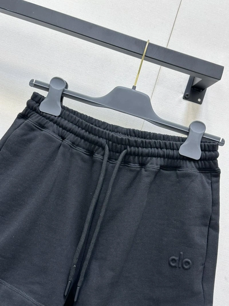 Original Alo Short Pants
