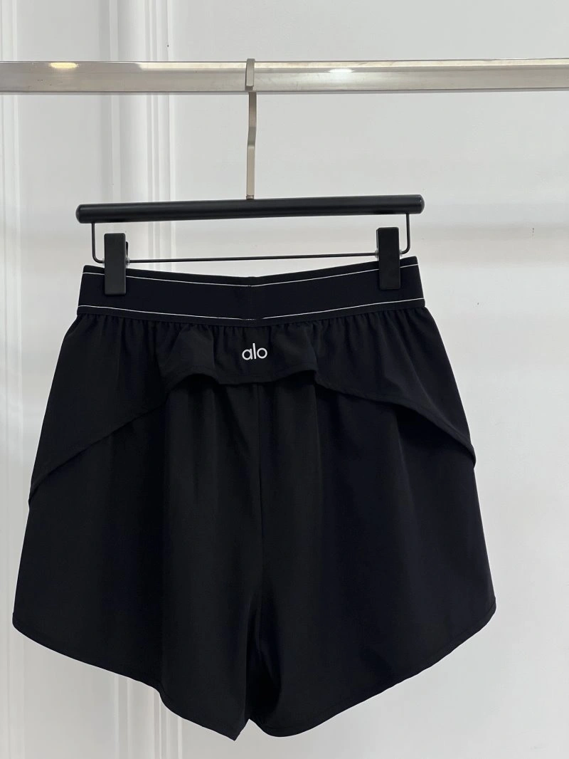 Accurate model Alo Short Pants
