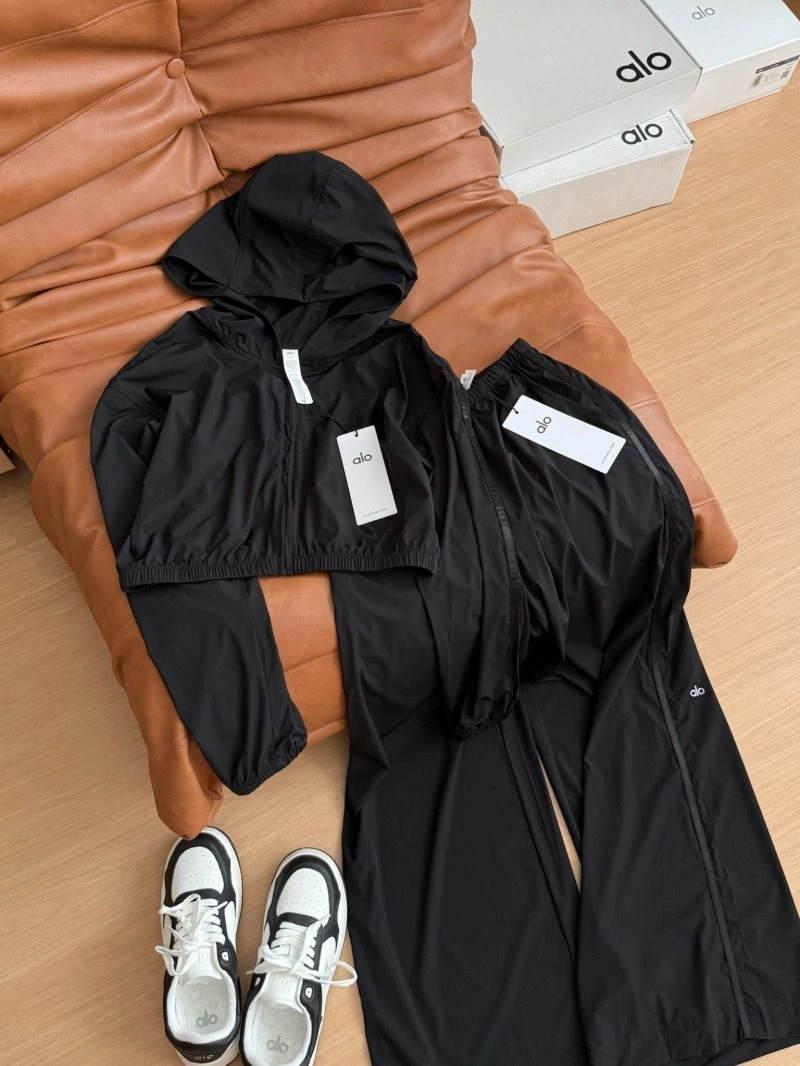 Bargain Alo Sunscreen Jacket