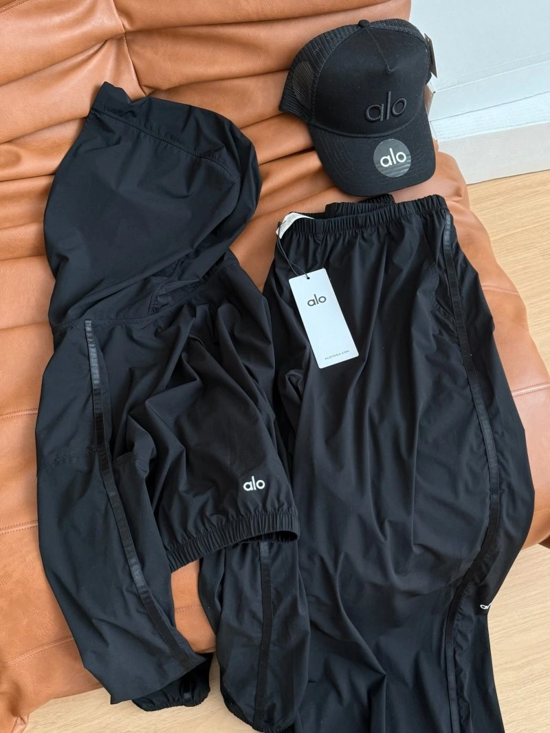 Bargain Alo Sunscreen Jacket