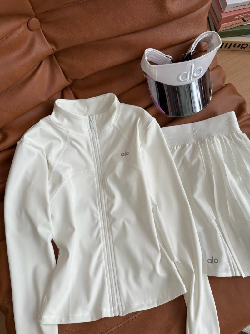 Value-priced Alo Sunscreen Jacket