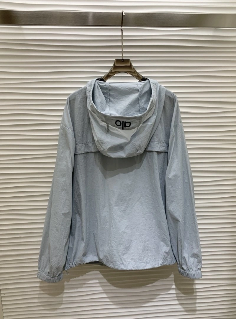 Value-priced Alo Sunscreen Jacket