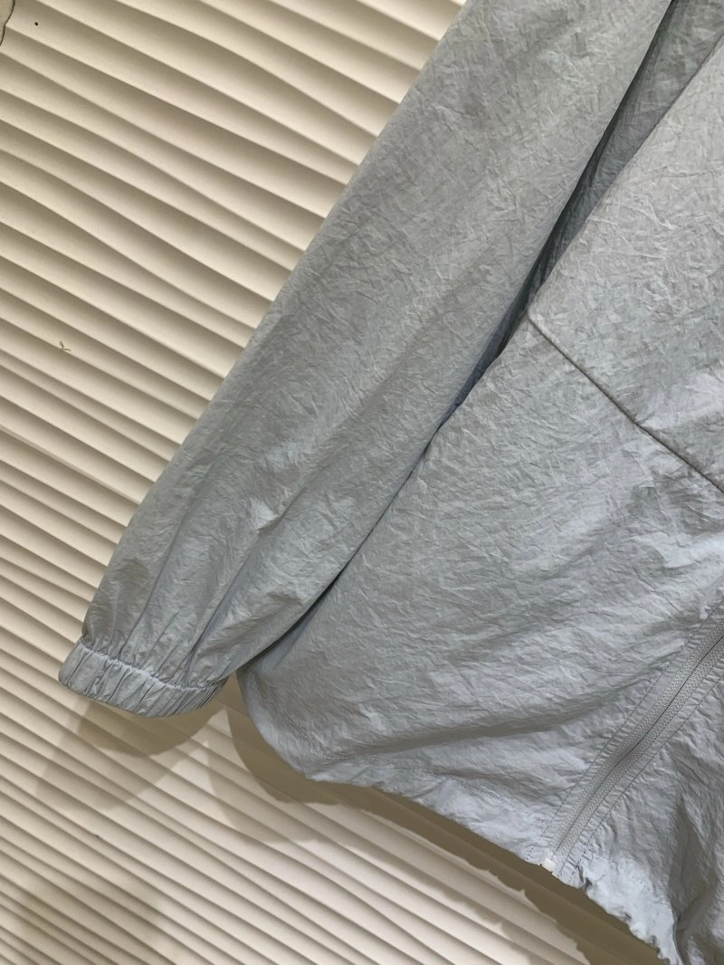 Value-priced Alo Sunscreen Jacket