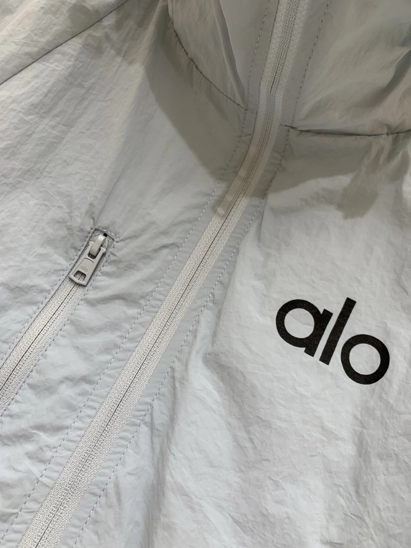 Value-priced Alo Sunscreen Jacket