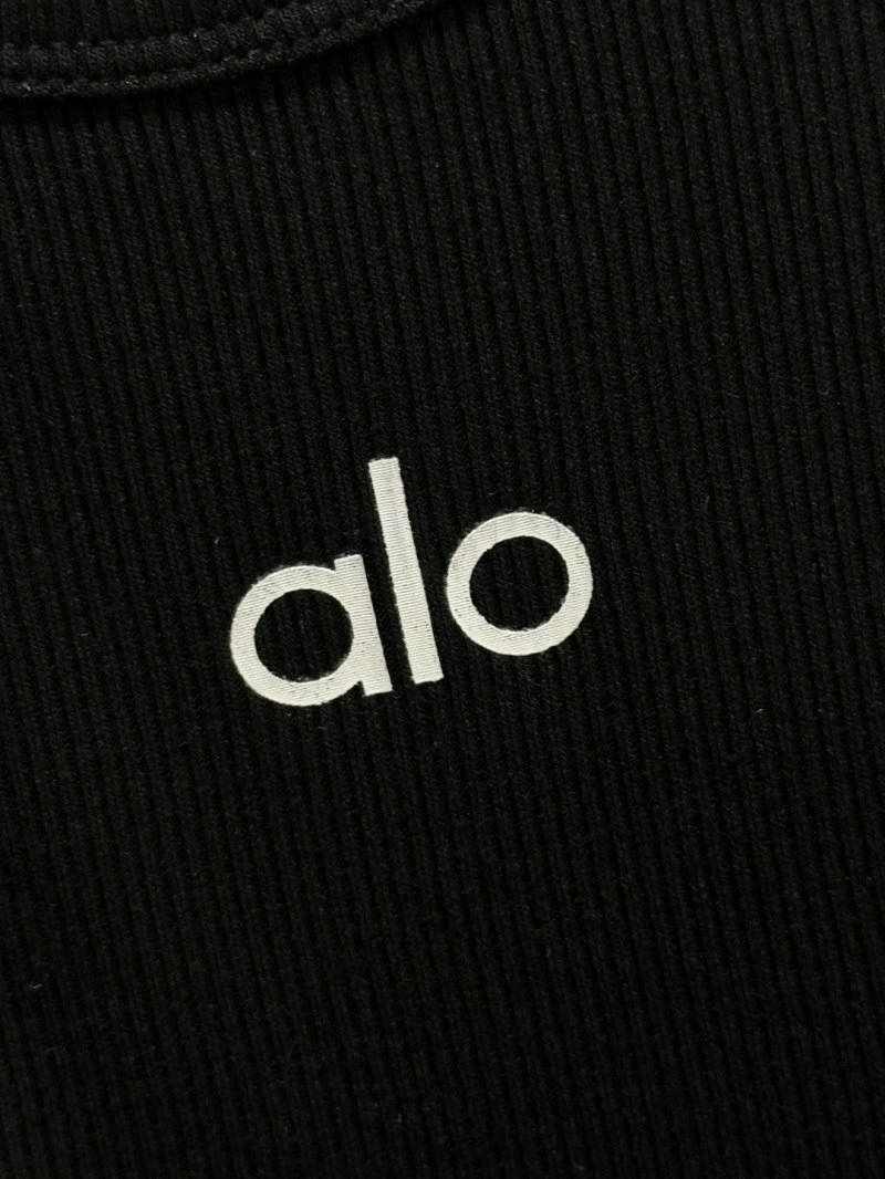 Exact replica Alo Vest