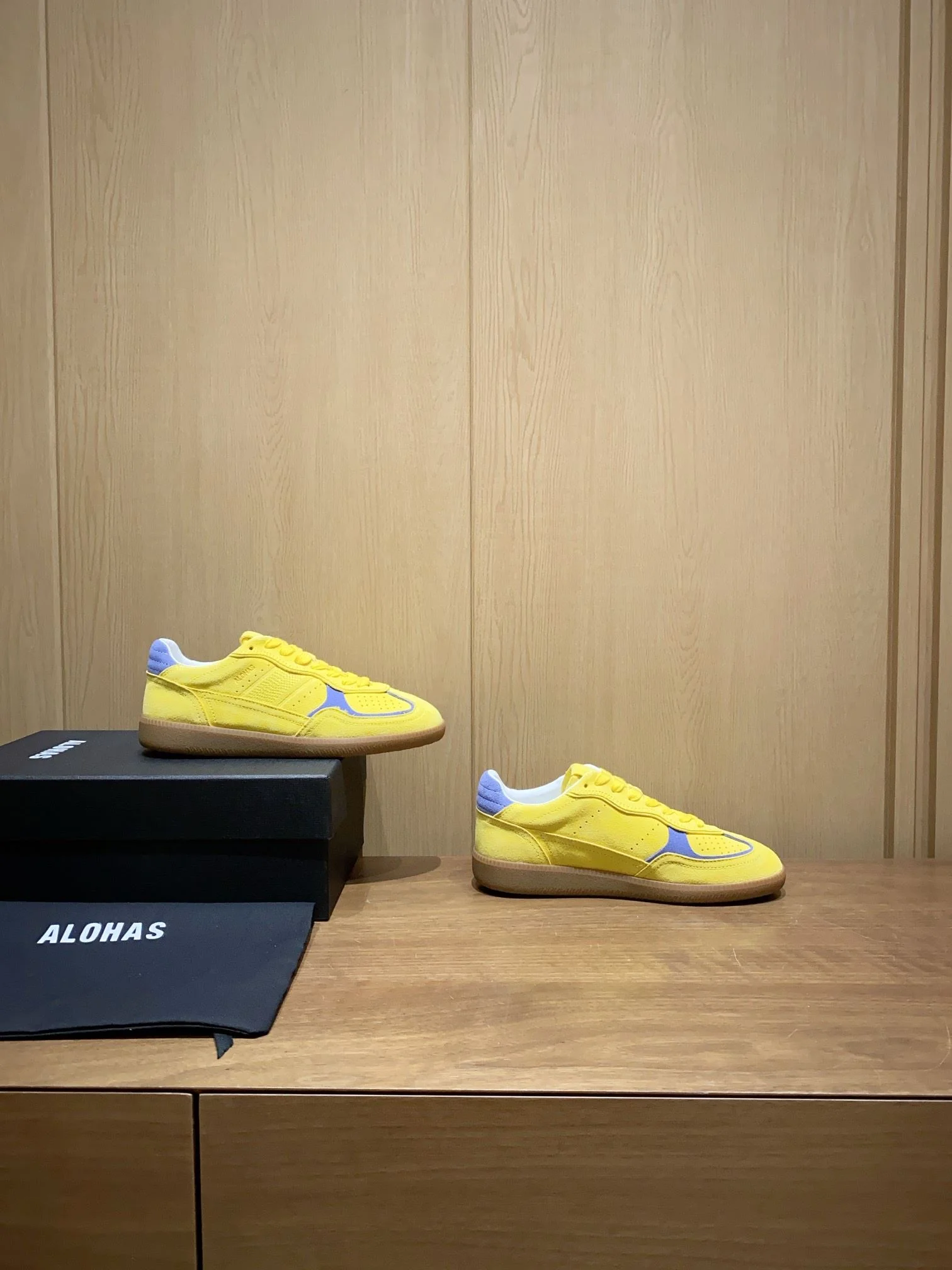 Alohas Shoes